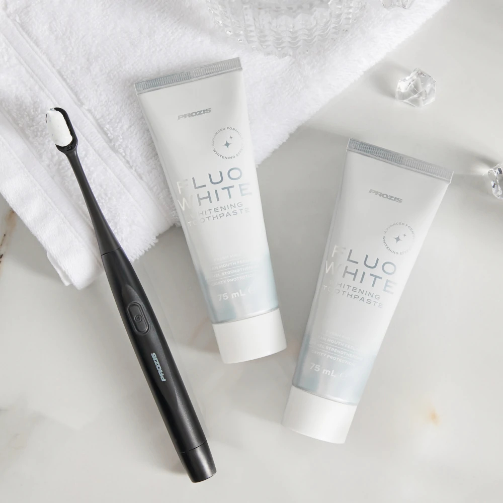 2 x Fluo White - Whitening Toothpaste 75 mL - Oral Care | Prozis