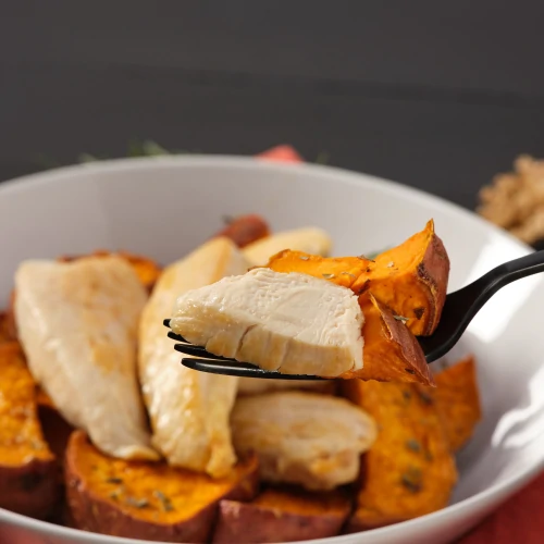 Filetes de pollo con batata asada High Protein - Comida y Cena | Prozis